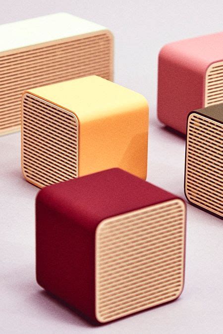 UO Square Mustard Bluetooth Speaker | Planos de altavoces, Diseño de ...