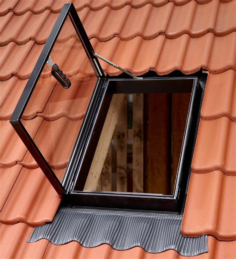 Мансардное окно-люк Velux GVT 0059 - купить с доставкой по выгодной ...