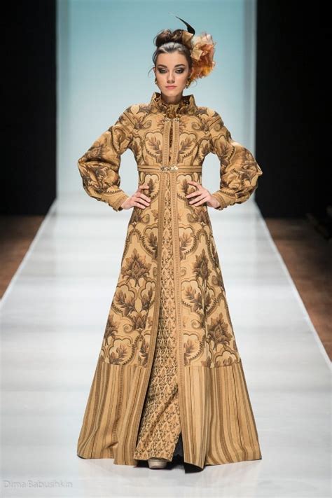 Russian fashion. Russian designer Slava Zaitsev. Haute Couture Spring ...