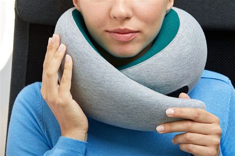 5 Reasons to Use a Neck Pillow | Mattress Stuff