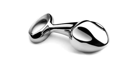 njoy – Pure Wand. Deluxe stainless steel instruments of pleasure.