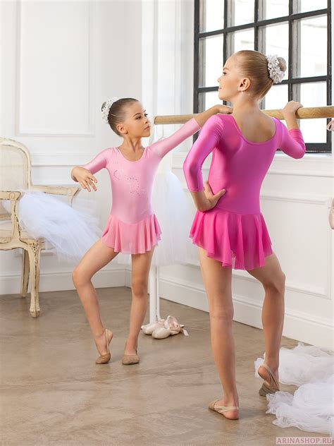 Arina Ballerina (56 gambar): tracksuits, pakaian renang, seluar dan ketat