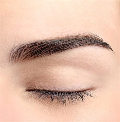 Permanent Make Up Die Braue