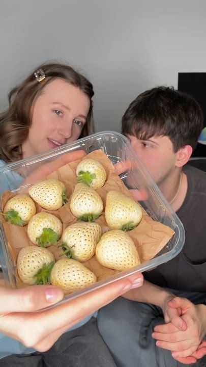 Пробуем белую клубнику 🍓🤍пайнбери #белаяклубника #пайнбери #pineberries ...