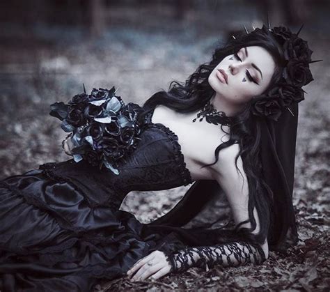 Pin van Джулия Зела op сказки | Gothic schoonheid, Gothic meisjes, Gothic