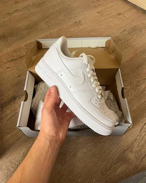 Демисезонные белые оригинальные кроссовки nike air force 1 білі ...