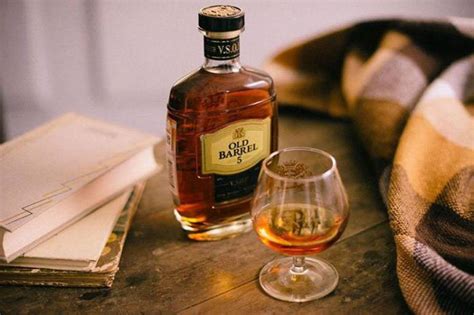 Коньяк Father's Old Barrel (Фазерс Олд Баррель) – опис