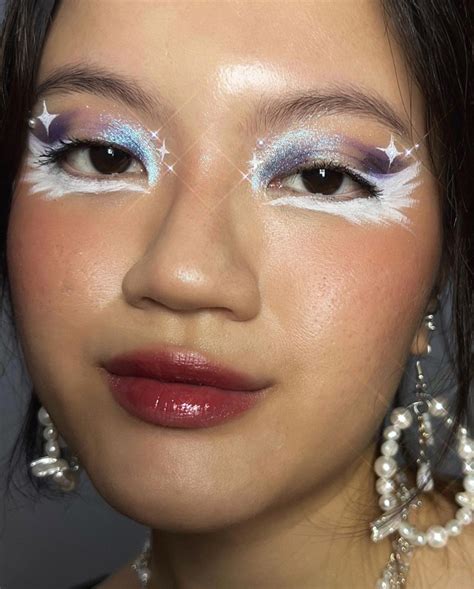 Angelic Elegance: Mesmerizing Makeup Looks for a Heavenly Aura