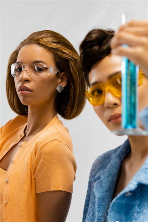 FASHION LAB · Pexels