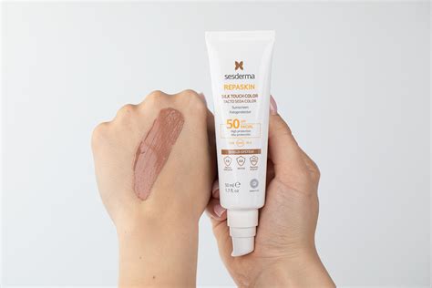 Sesderma C-VIT Liposomal Serum + Repaskin Silk Touch Color SPF 50 ...