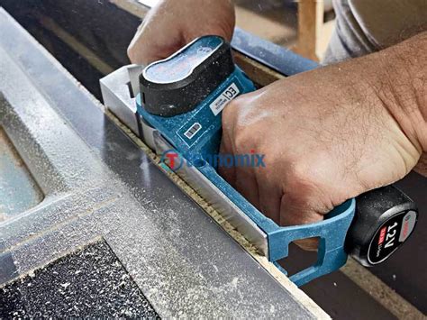 Аккумуляторный рубанок Bosch GHO 12V-20 L-boxx (06015A7001)
