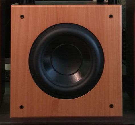 Продам недорого огромный активный сабвуфер SVEN AUDIO HA-680W.