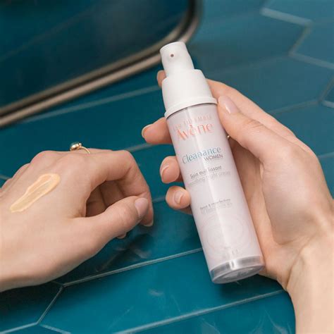 Hilfe bei Spätakne: Avène Cleanance Woman - Sonrisa