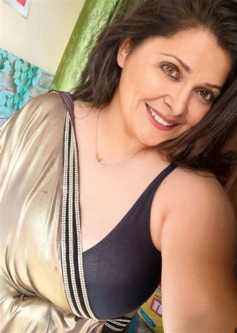 Who wants to taste Indian Housewife armpit? Now very hot here.I am sweating : r/armpits_alpha