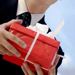 Подарочные наборы для мужчин косметика Academie Men (Франция)