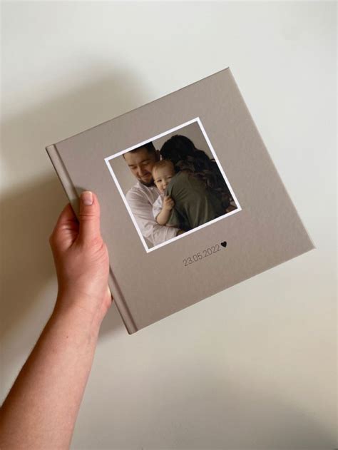 Фотокнига с семейными фотографиями | Фотокнига, Дизайн свадебного ...