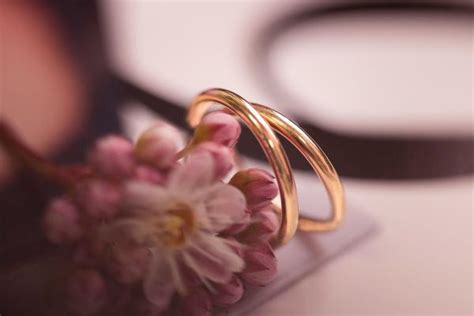 Купить изделие Золотое серьги-конго без вставок 2200001 — Самоцветы Плюс