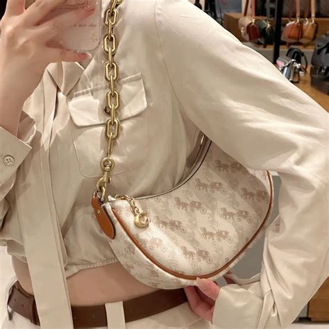 Сумка COACH - купить с доставкой по выгодным ценам в интернет-магазине ...