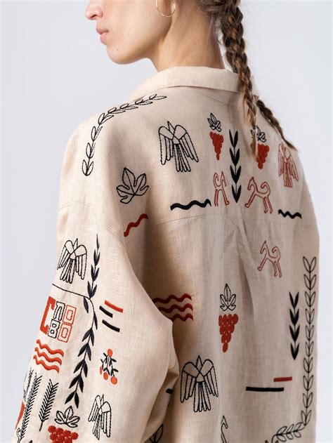 Лляна вишита сорочка бежевого кольору SLOVO від Etnodim | Roupas ...
